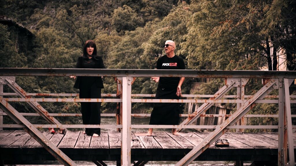 Kultni riječki bend Paraf objavio novi singl "Čempresi", s kojim 29 ...